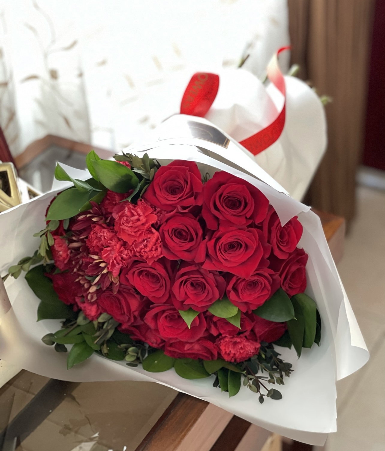 Ramo flores surtidas Rojas - Amore Mio Flowers